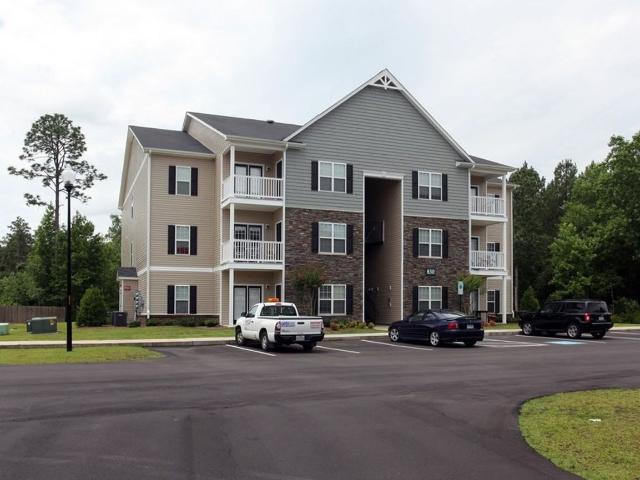 The Cliffs at Waterford 3 Bedroom Apartment for Rent at 859 S Cliffs Cir, Spring Lake, NC 28390 Pine Forest