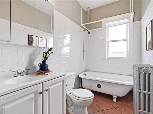 The Clifton Boulevard Portfolio Studio Apartment for Rent at 11003 Clifton Blvd, Cleveland, OH 44102 Edgewater