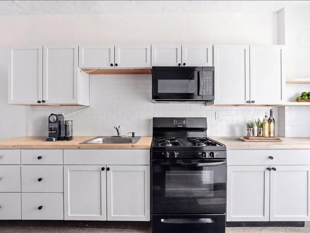 The Clifton Boulevard Portfolio 2 Bedroom Apartment for Rent at 11003 Clifton Blvd, Cleveland, OH 44102 Edgewater