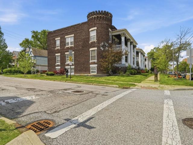 The Clifton Boulevard Portfolio 2 Bedroom Apartment for Rent at 11003 Clifton Blvd, Cleveland, OH 44102 Edgewater