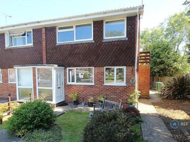 The Cloisters, Fareham, 2 Bedroom Flat