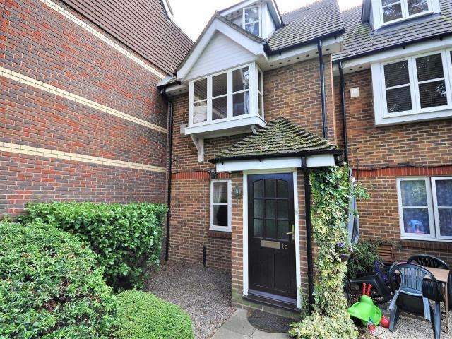 The Cloisters, St Mary's View, King Street, Watford WD18, 1 bed flat to rent, £1,250 pcm | PrimeLocation