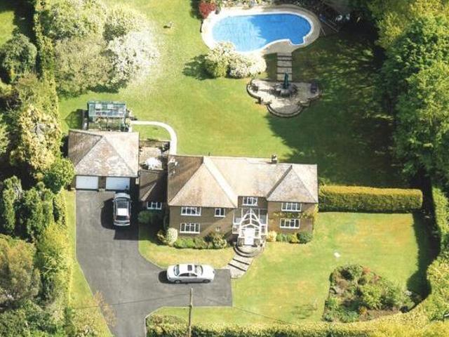 The Close, Bourne End, 4 Bedroom Detached
