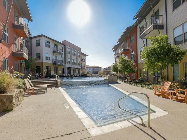 The Creekside at Vantage 1 Bedroom Apartment for Rent at 8997 Vantage Point Dr, Dallas, TX 75243