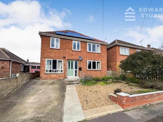 The Crescent, 4 Bedroom Detached