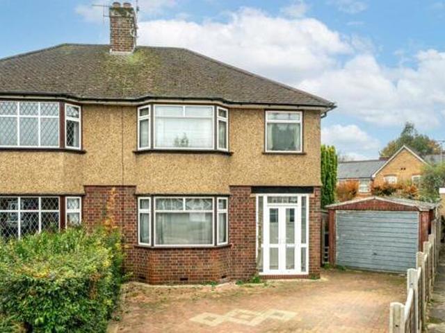 The Crescent, Croxley Green, 3 Bedroom Semi detached