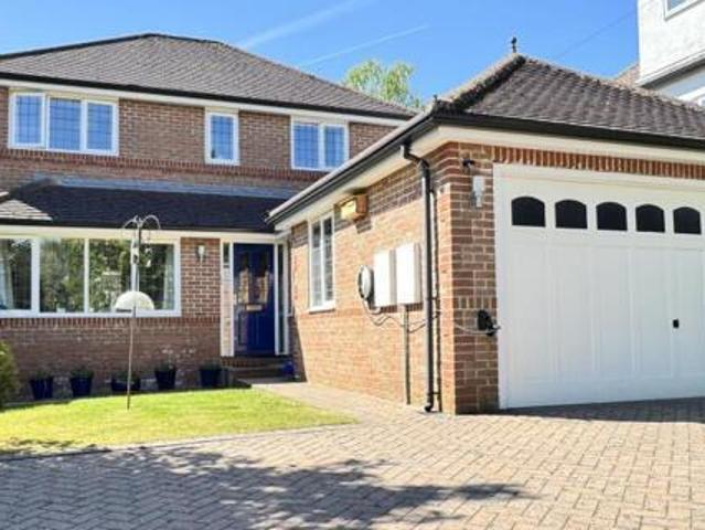 The Crescent, Adel, 4 Bedroom Detached