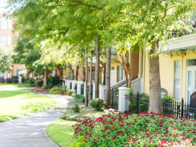 The Crescent at River Ranch 2 Bedroom Apartment for Rent at 1042 Camellia Blvd, Lafayette, LA 70508