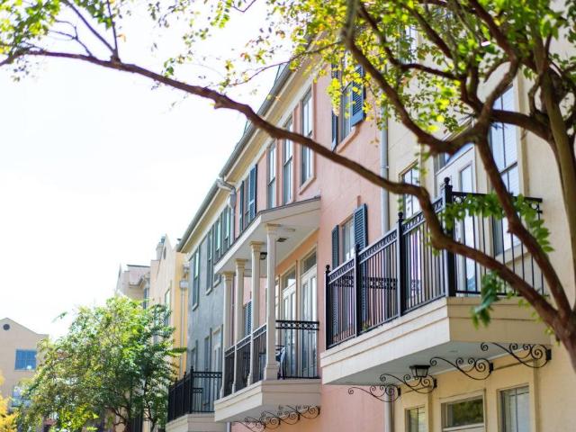 The Crescent at River Ranch 2 Bedroom Apartment for Rent at 1042 Camellia Blvd, Lafayette, LA 70508