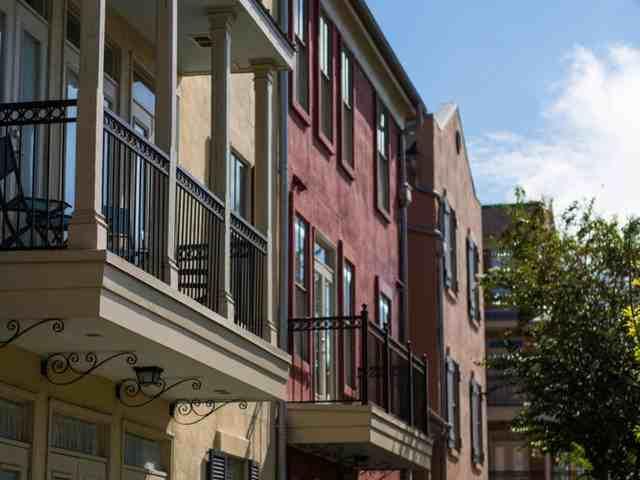 The Crescent at River Ranch Studio Apartment for Rent at 1042 Camellia Blvd, Lafayette, LA 70508