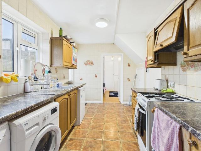 The Crescent, Brighton BN2, 4 bed terraced house to rent, £2,166 pcm | PrimeLocation