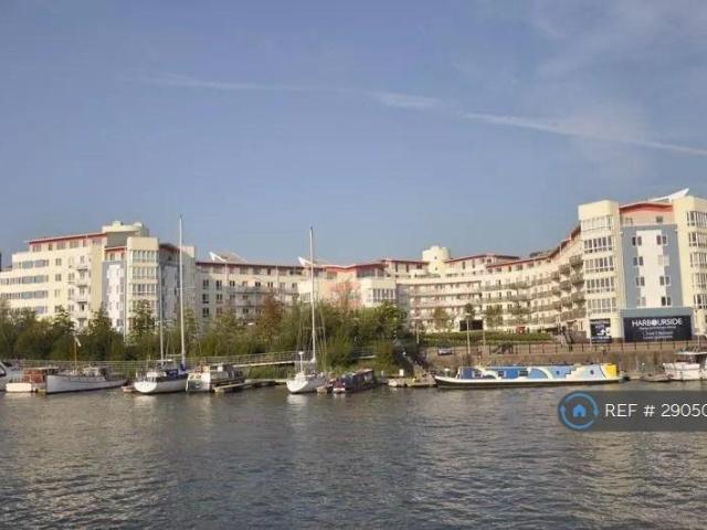 The Crescent, Bristol, BS1 2 bed flat to rent £1,750 pcm £404 pw