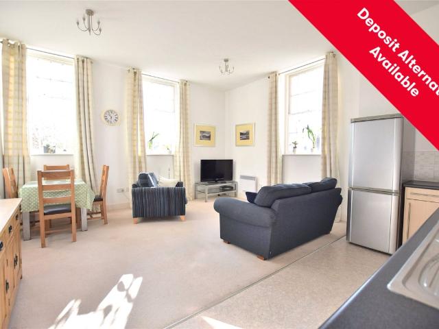 The Crescent, Gloucester GL1, 2 bed flat to rent, £1,150 pcm | PrimeLocation