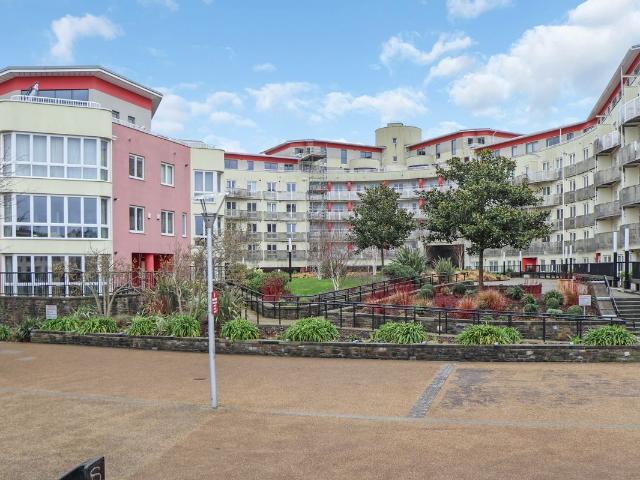 The Crescent, Hanover Quay, Bristol BS1, 1 bed flat to rent, £1,400 pcm | PrimeLocation
