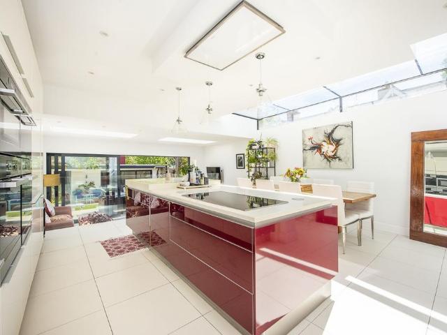 The Crescent London SW19 4 bed end of terrace house to rent £16,900 pcm £3,900 pw