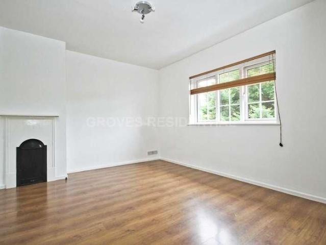 The Crescent, New Malden, KT3