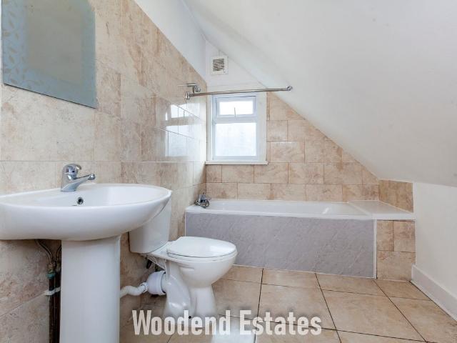 The Crescent, Slough SL1, 4 bed detached house to rent, £2,000 pcm | PrimeLocation