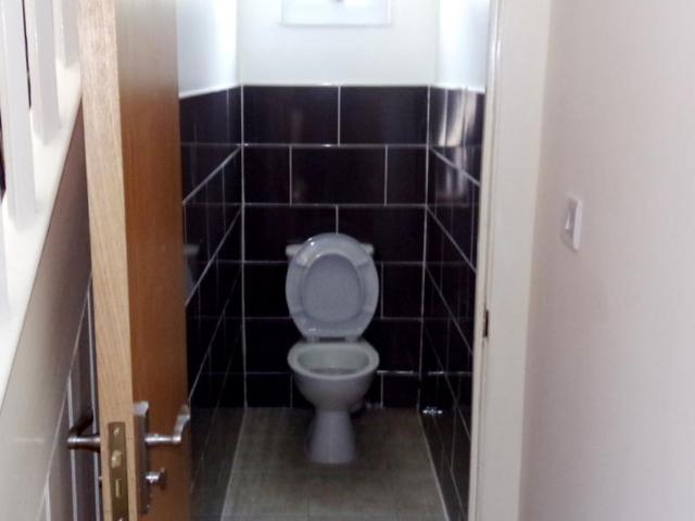 The Crescent, Slough SL1 4 bed detached house to rent £2,100 pcm £485 pw