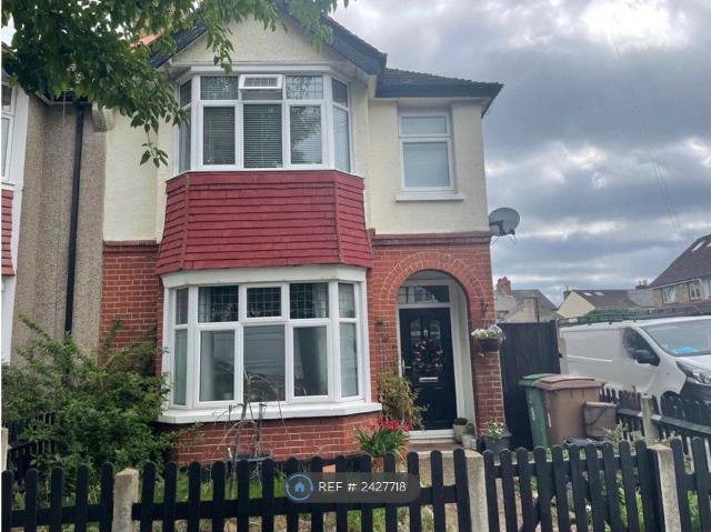 The Crescent, Sutton SM1, 4 bed semi detached house to rent, £2,750 pcm | PrimeLocation