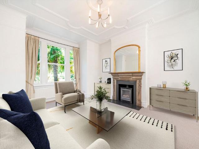 The Crescent, SW13, London