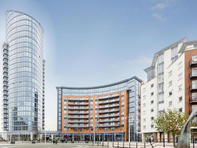 The Crescent, Portsmouth PO1 2 bed apartment to rent £1,825 pcm £421 pw