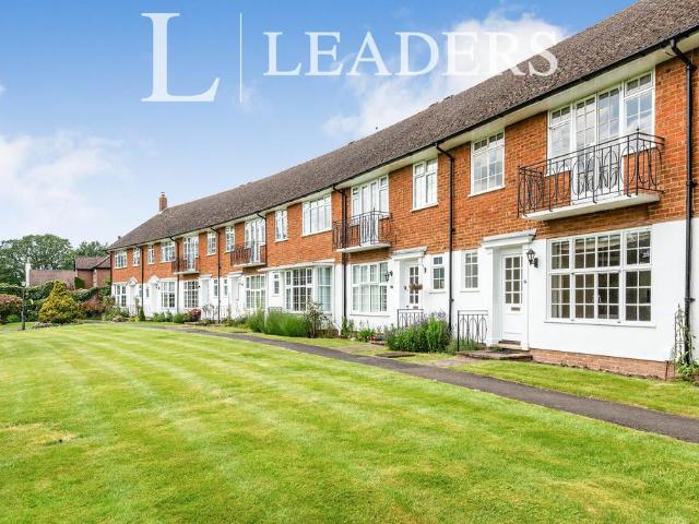 The Crescent, Pendleton Road, RH1 3 bed terraced house to rent £2,300 pcm £531 pw