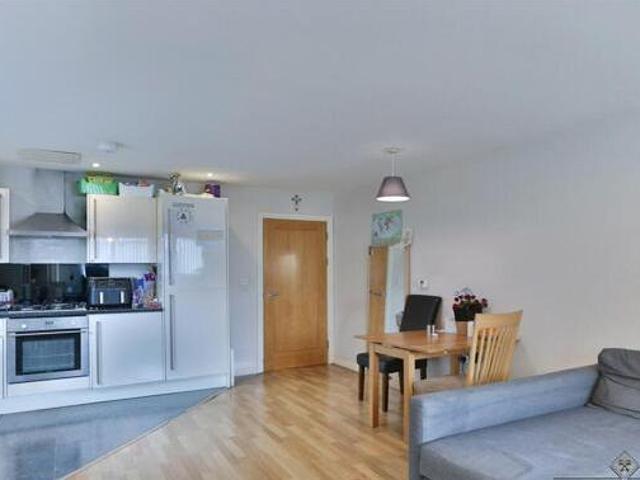 The Crescent, Plymouth, 2 Bedroom Apartment