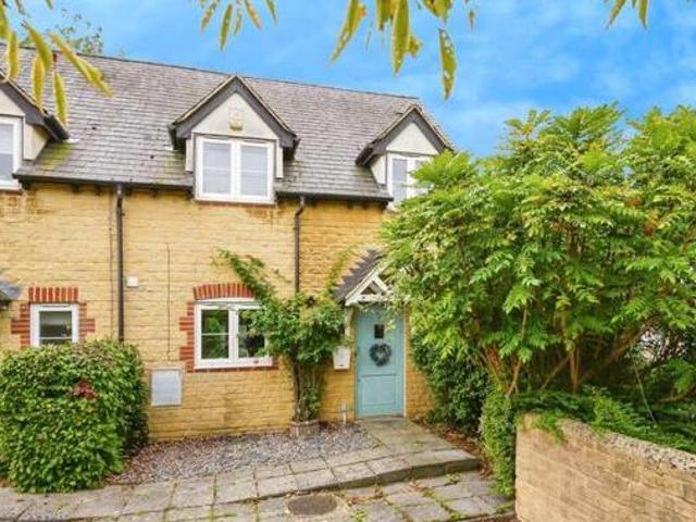 The Crossway, Bicester, 3 Bedroom End