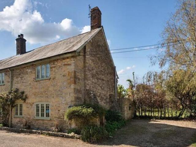 The Cross, Bradford Abbas, 3 Bedroom Semi detached