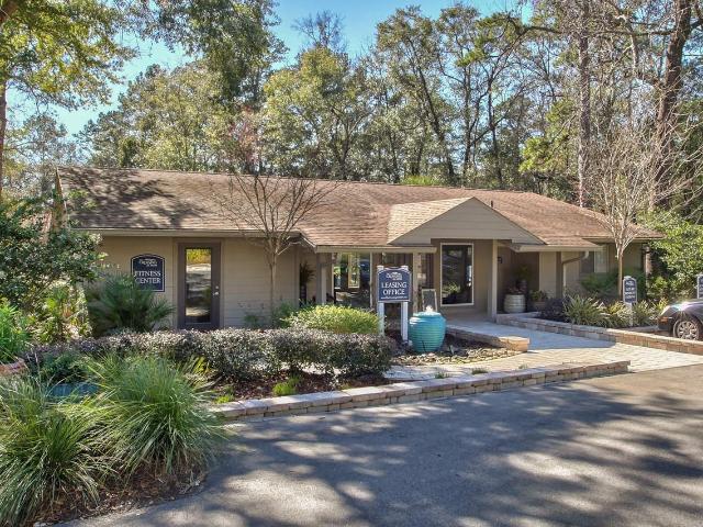 The Crossing at 2600 3 Bedroom Apartment for Rent at 2600 Miccosukee Rd, Tallahassee, FL 32308 Melody Hills