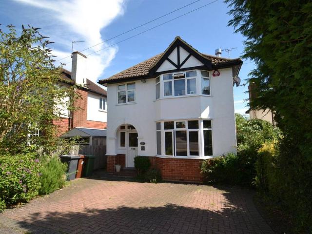The Crosspath, Radlett, Hertfordshire WD7, 3 bed detached house to rent, £3,300 pcm | PrimeLocation