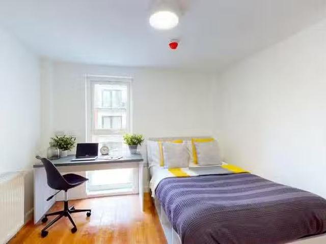 The Cube, Bolton Classic Ensuite