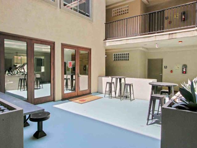 The Culver Studio Apartment for Rent at 3325 S Canfield Ave, Los Angeles, CA 90034 South Robertson