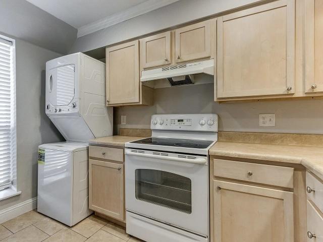 The Current Apartments 3 Bedroom Apartment for Rent at 4101 Nw Expressway, Oklahoma City, OK 73116