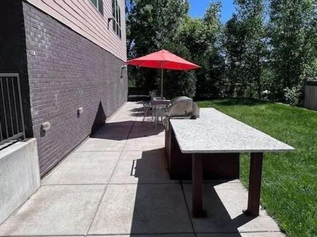 The Curtis 2 Bedroom Apartment for Rent at 4101 W 31st St, St. Louis Park, MN 55416 Triangle