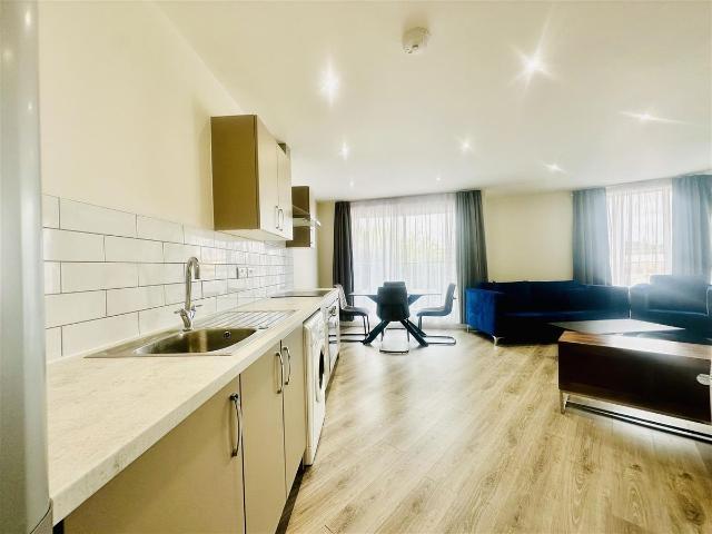 The Curve, Nottingham NG7, 2 bed shared accommodation to rent, £1,430 pcm | PrimeLocation