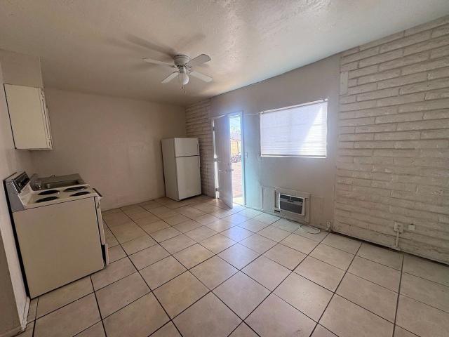 The Cypress Point Apartments Studio Apartment for Rent at 525 N 32nd St, Phoenix, AZ 85008