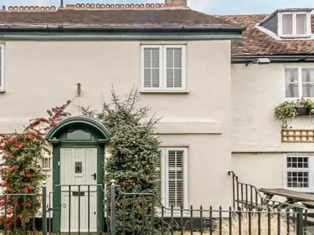 The Angel Inn, Angel Road, Elmbridge, KT7 0AU, United Kingdom | 2 bed house for rent #136499881 | Rentberry