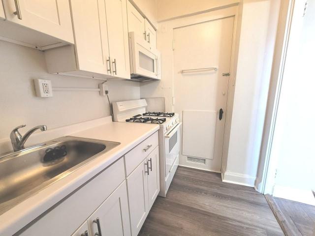 The Annason 1 Bedroom Apartment for Rent at 2121 E Capitol Dr, Shorewood, WI 53211