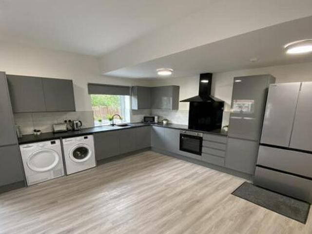 The Annex @ Flewitt House, Middle St, 1 Bedroom Flat