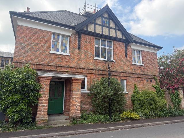 The Abbey, Romsey SO51, 5 bed property to rent, £3,000 pcm | PrimeLocation