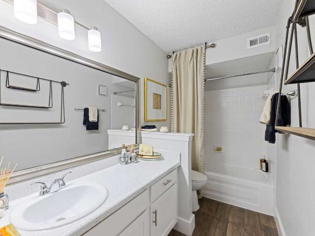 The Admiral Apartments 1 Bedroom Apartment for Rent at 3808 Post Oak Blvd, Euless, TX 76040