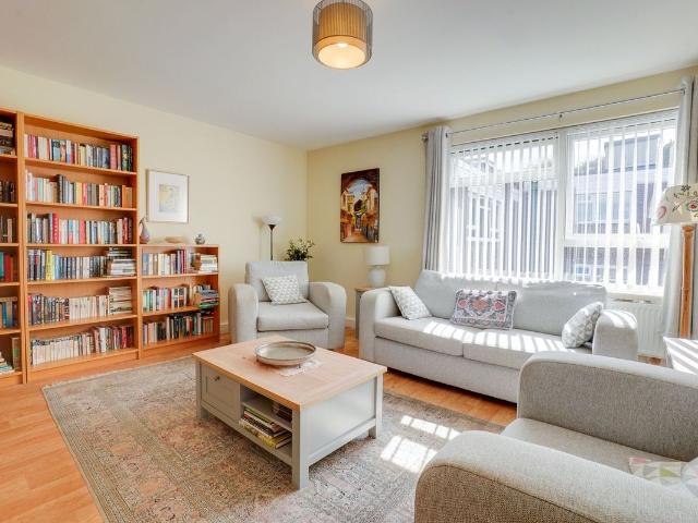 The Albany, London Road, Stoneygate, Leicester LE2, 3 bed flat to rent, £1,200 pcm | PrimeLocation