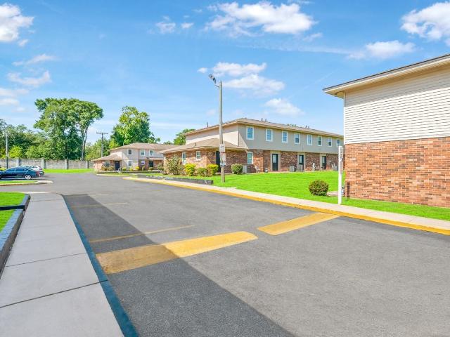 The Alcove Townhomes 3 Bedroom Apartment for Rent at 601 West 54th Street, Savannah, GA 31405 Feiler Park Hussars Terrace Dittmerville
