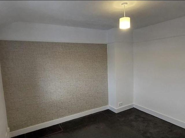 The Alders, Feltham, TW13 2 bed semi detached house to rent £1,850 pcm £427 pw