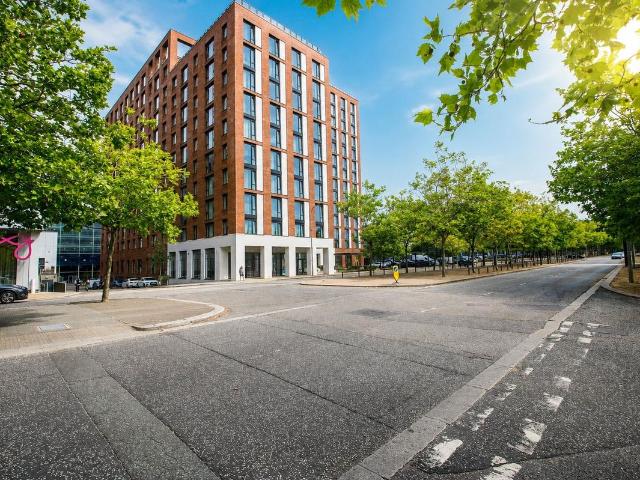 The Almere, Avebury Boulevard, Milton Keynes MK9, 2 bed property to rent, £1,785 pcm | PrimeLocation