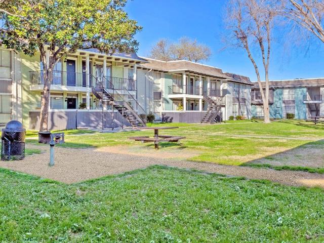 The Alora Apartments 2 Bedroom Apartment for Rent at 5500 El Camino Del Rey St, Houston, TX 77081 Gulfton