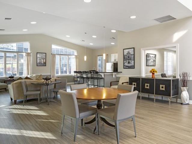 The Apartments at Elmwood Terrace 1BR 1BA 860sf