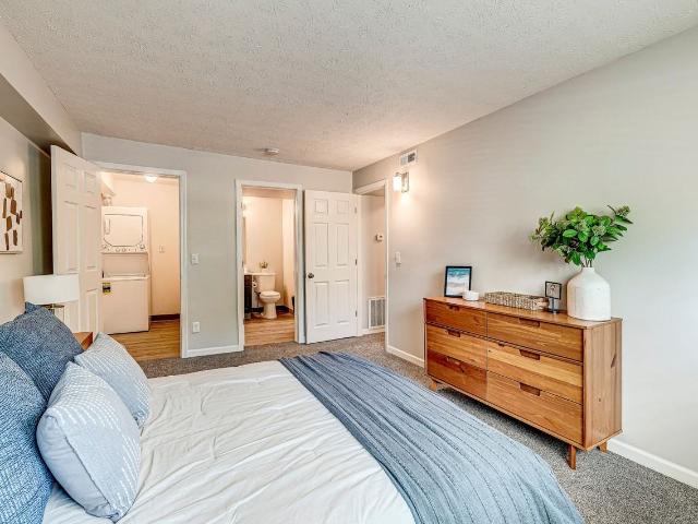 The Apex 2 Bedroom Apartment for Rent at 5293 Eastknoll Ct, Cincinnati, OH 45239 Mount Airy