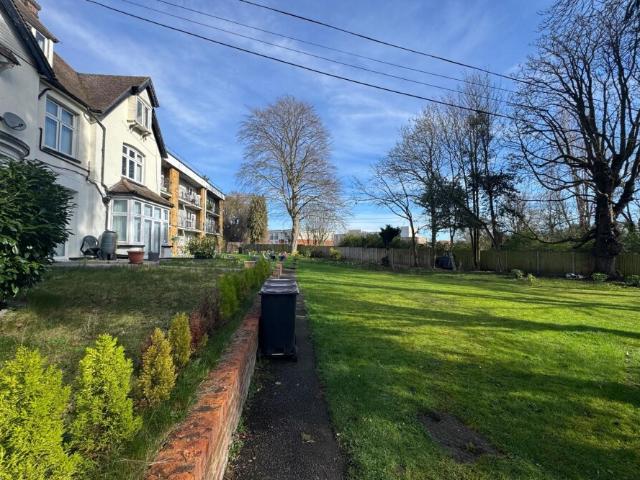 The Approach, Orpington, BR6 Studio to rent £1,000 pcm £231 pw